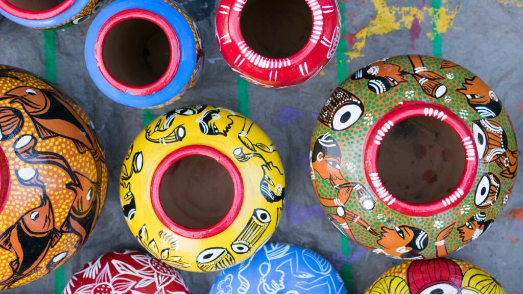 10 Colorful Ways to Paint Pots for Home and Garden