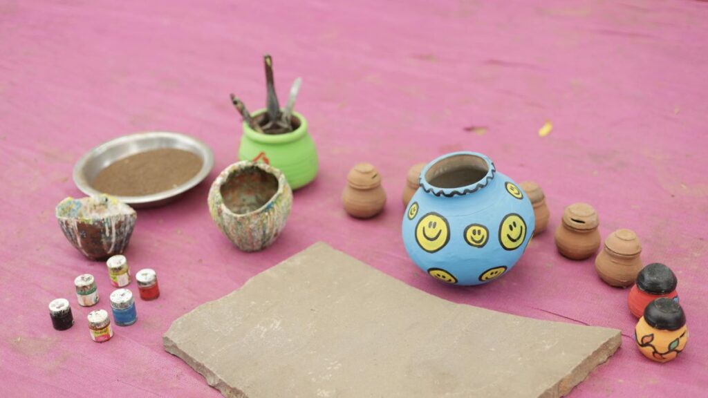 10 Colorful Ways to Paint Pots for Home and Garden
